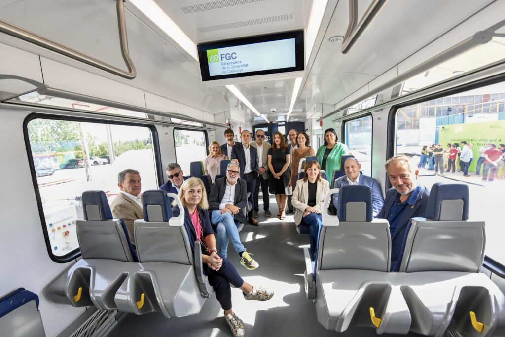 FGC presentó el primer tren eléctrico para la línea Lleida-Terrassa y ...