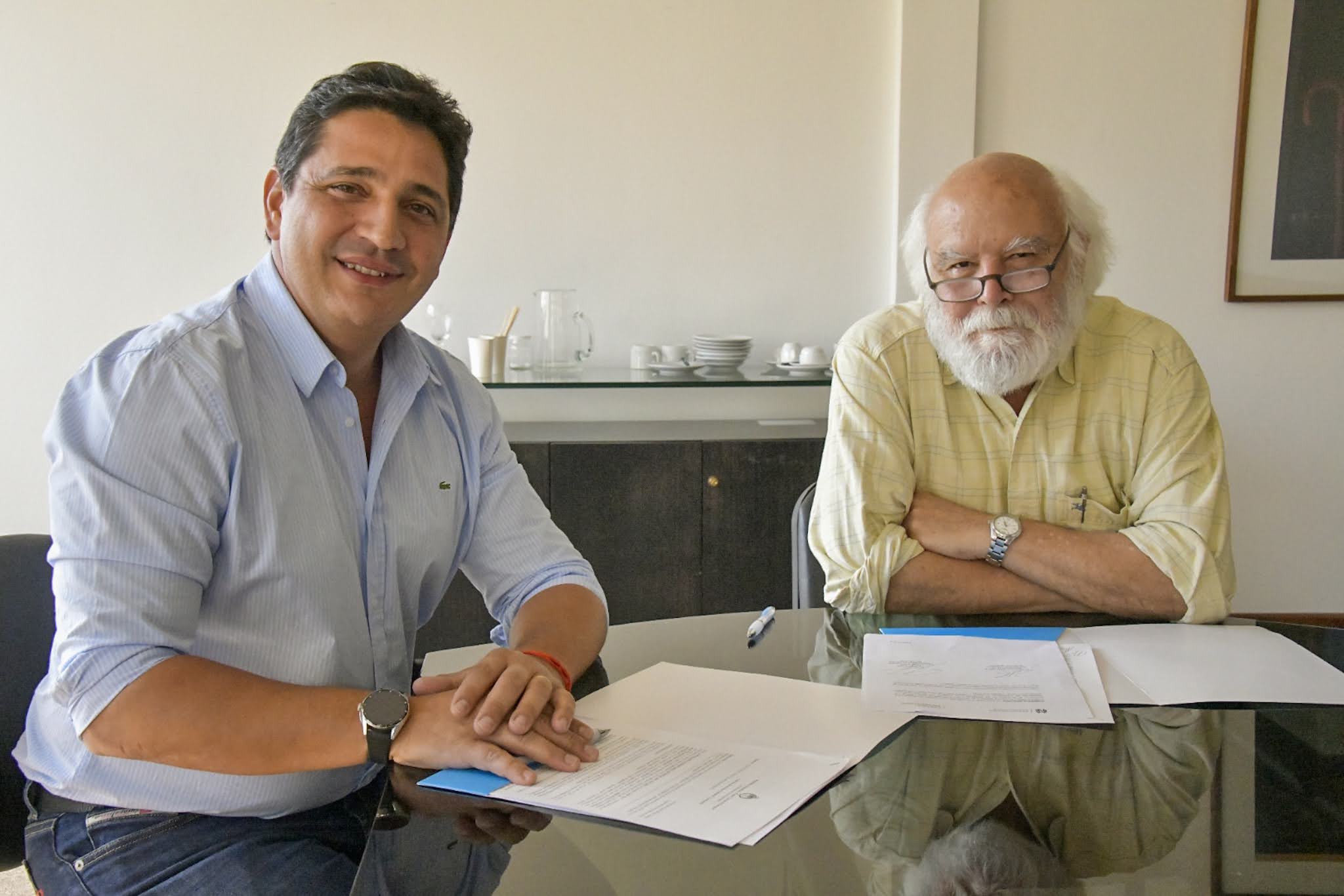 La Biblioteca Nacional entrego a Trenes Argentinos 1200 libros para que ...