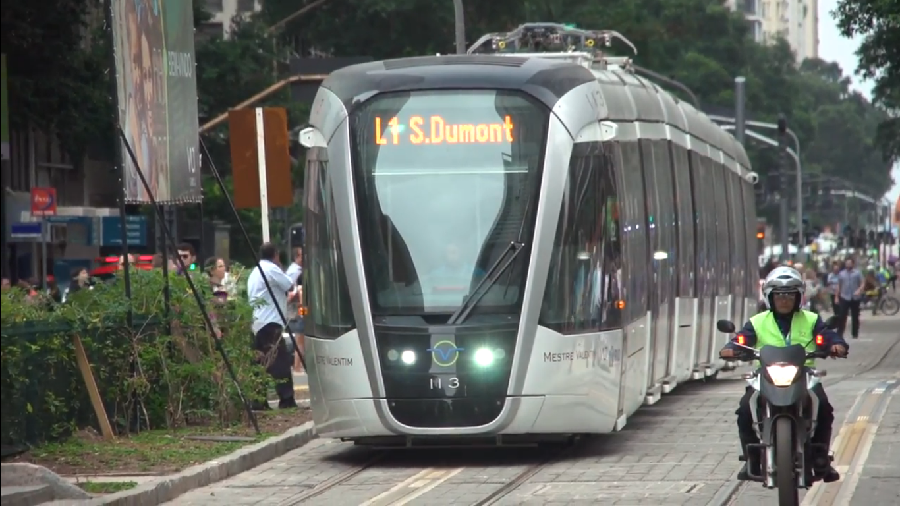 Brasil: El tren liviano de Rio de Janeiro cumple su primer año de ...